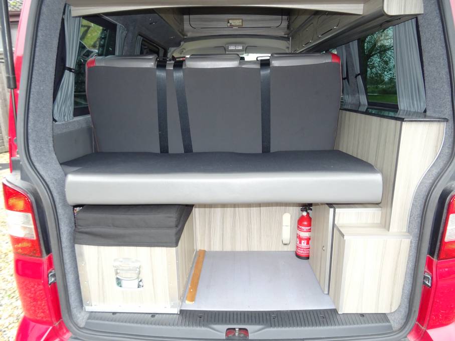 Volkswagen T30 High-Line 2013 T5 2 Berth High top