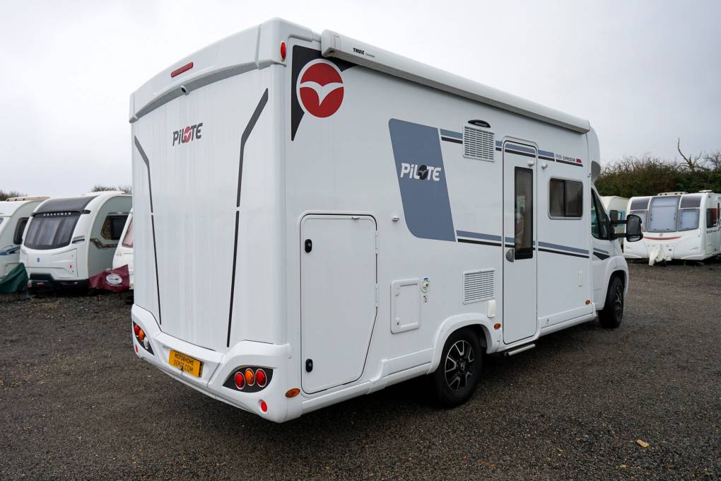 Pilote 696D Expression