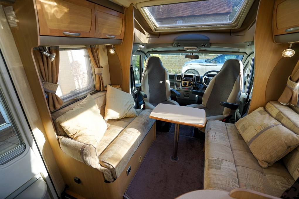 Bessacarr E560 4 Berth Fixed Bed