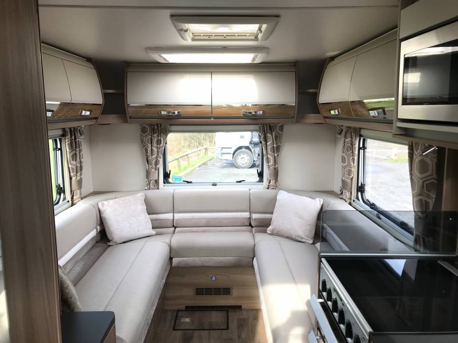 2019 Swift Bessacarr 562 - AUTOMATIC - 2 Berth - Rear Lounge - Solar ...