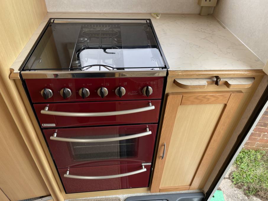 Compass Avantgarde 100 - 4/5 Berth - Rear Kitchen - Motorhome For Sale