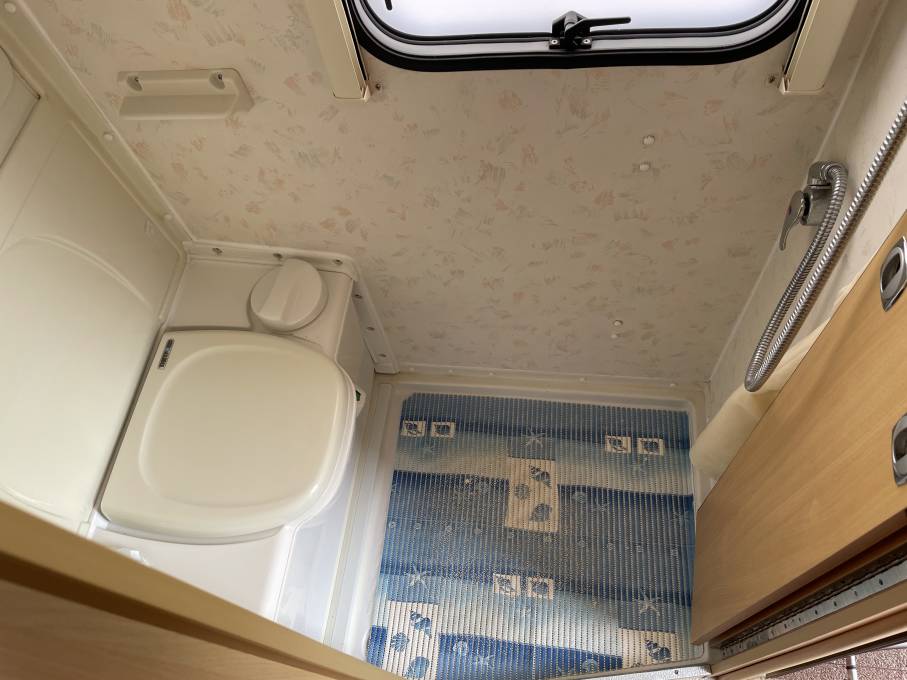 Compass Avantgarde 100 - 4/5 Berth - Rear Kitchen - Motorhome For Sale