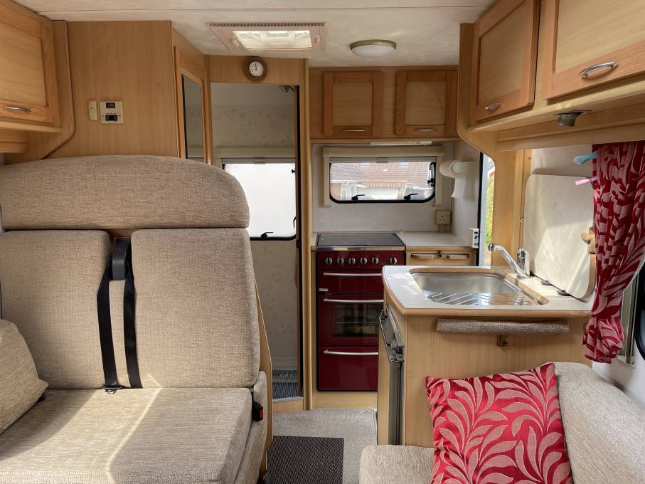 Compass Avantgarde 100 - 4/5 Berth - Rear Kitchen - Motorhome For Sale