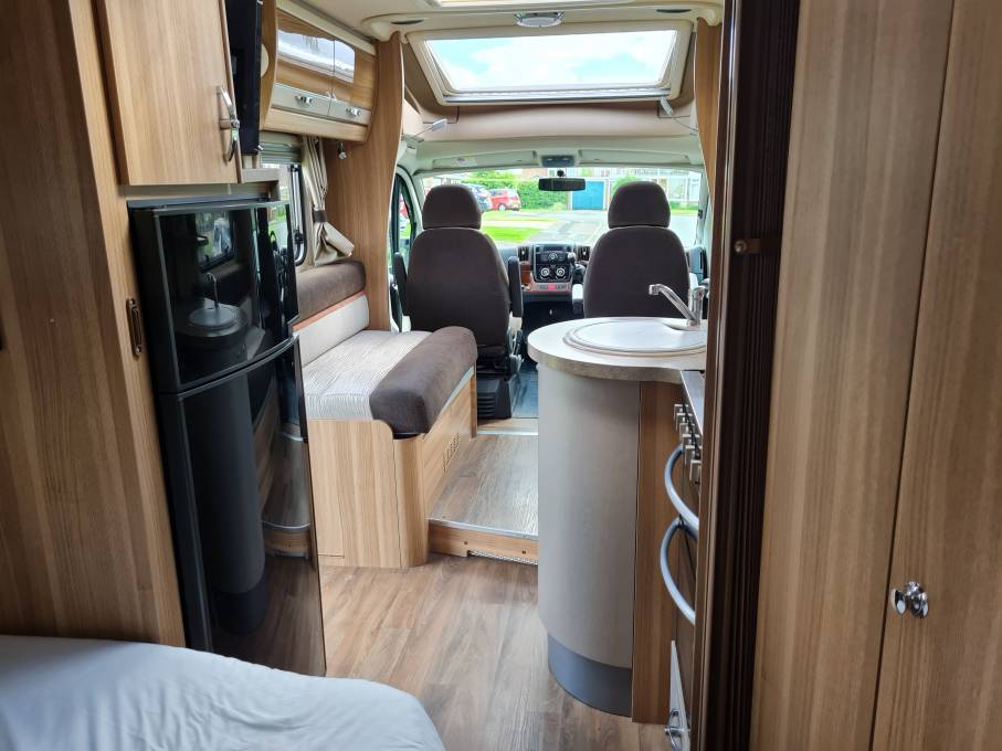 Bessacarr E582 2014 4 Berth French Rear Bed Motorhome For Sale