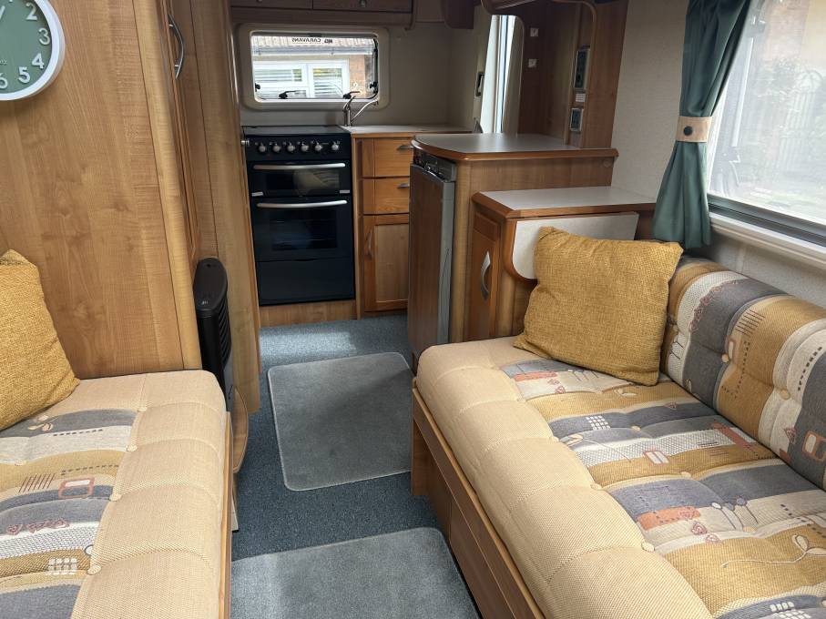 Autotrail Tracker SE