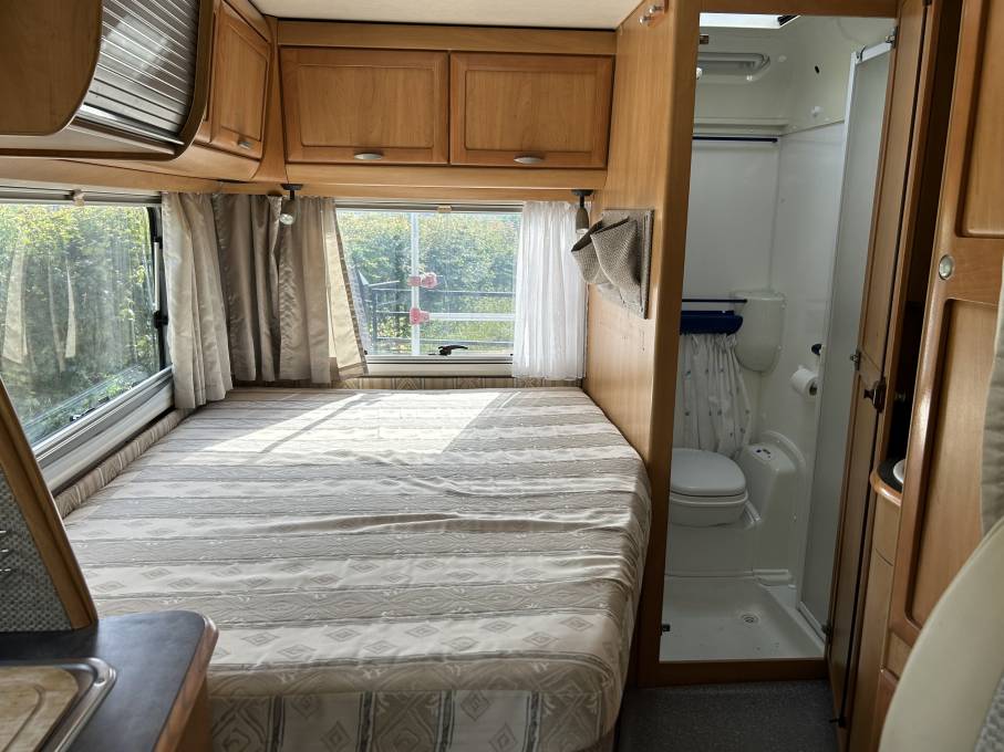 Hymer B574
