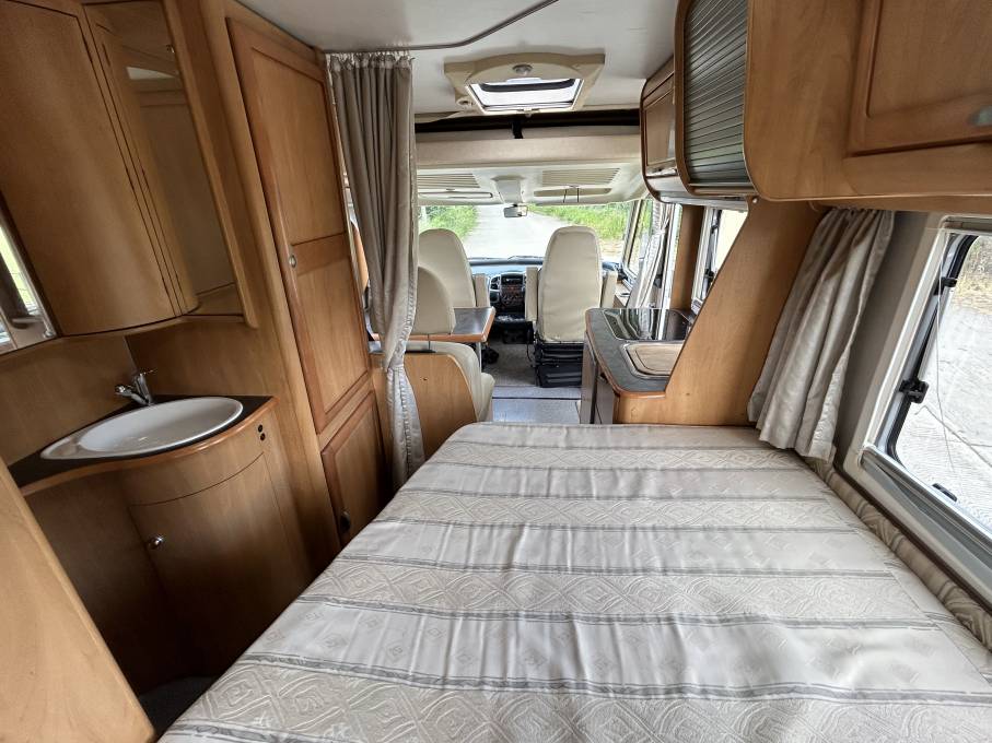 Hymer B574