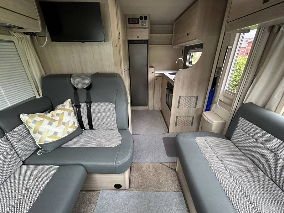 2022 AUTOTRAIL F-LINE F62 4 BERTH DROP DOWN BED Motorhome for Sale