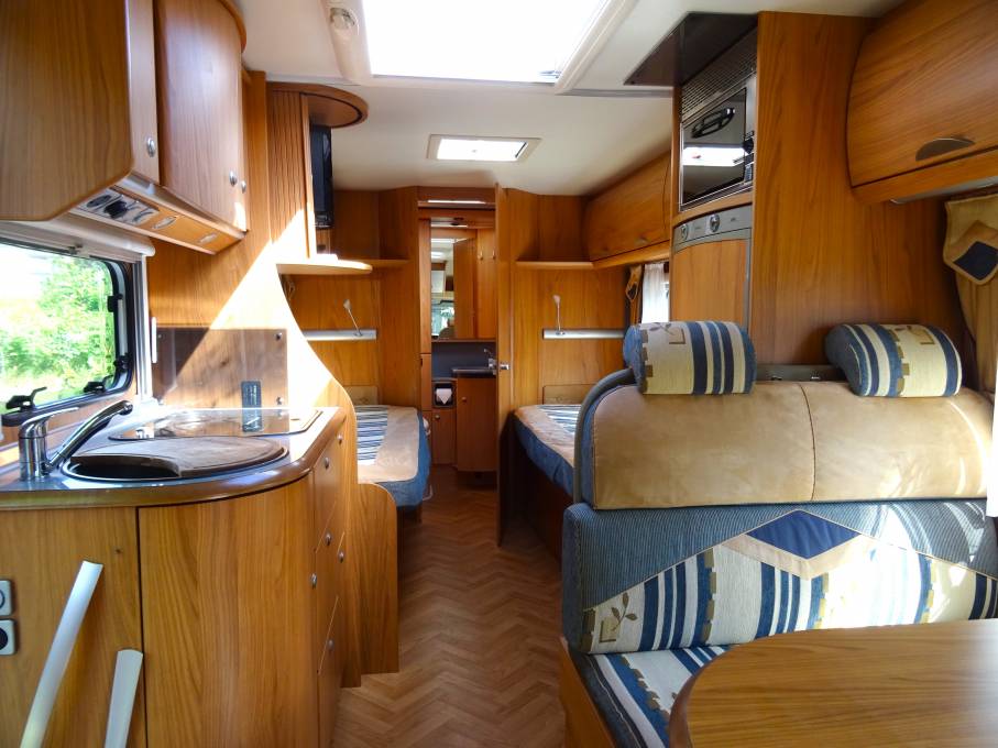 Burstner Delfin T700 - 2006 - 2 Berth - 2 Fixed Rear Bed Motorhome for Sale