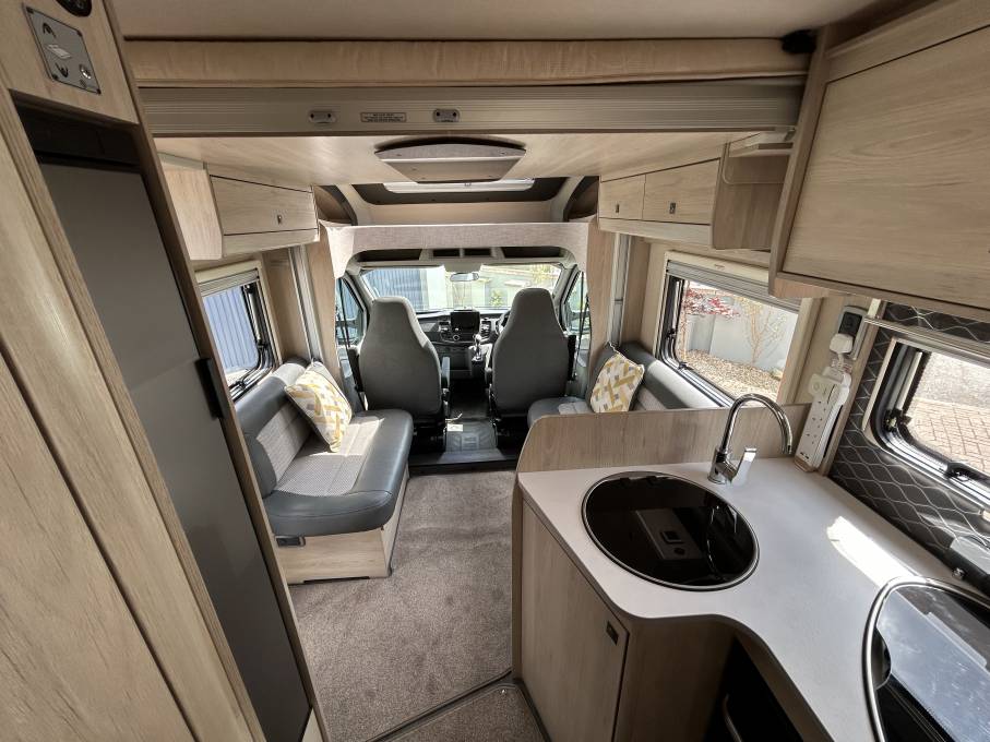 Auto-Trail F74 Automatic 2022 4 Berth 2 Belt Island Bed Motorhome FOR SALE