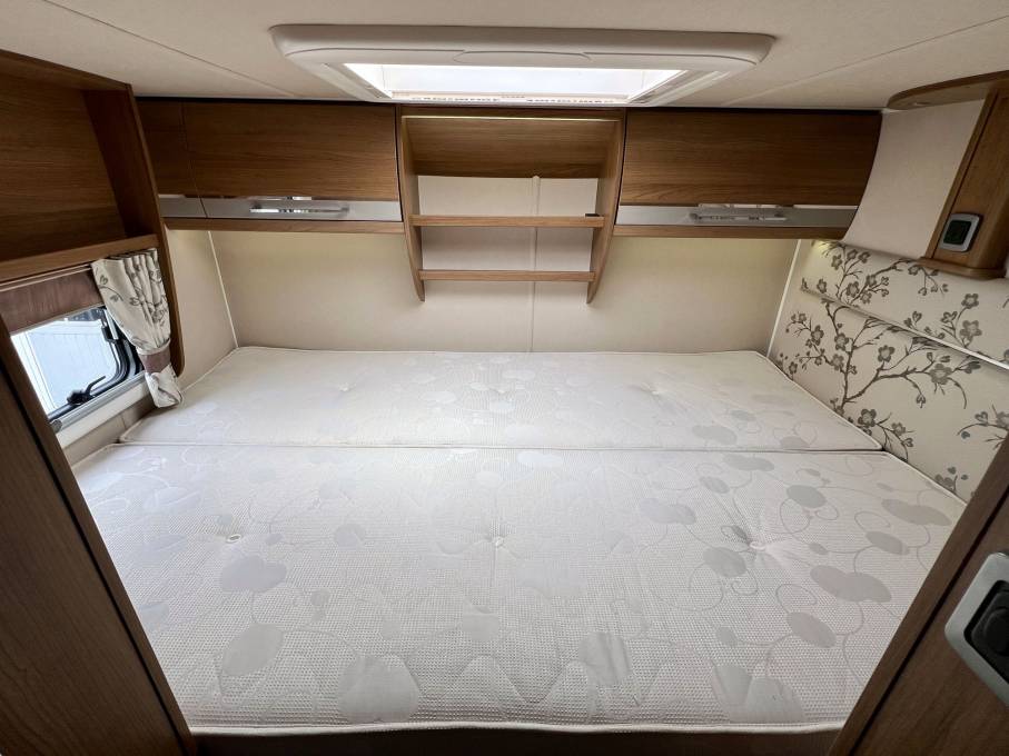 Autotrail Mohawk Luxury 4 Berth Rear Fixed Bed Garage Motorhome