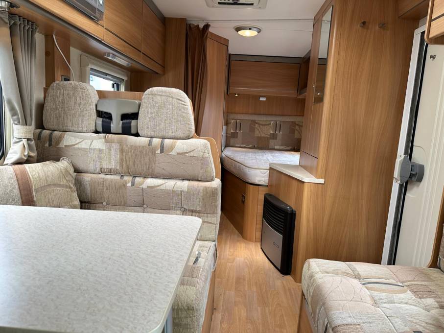 Swift Escape 664