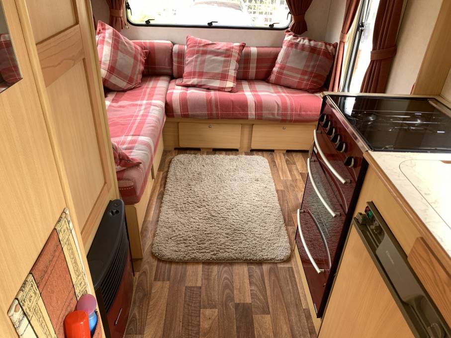 Compass Avantgarde 400RL Lux