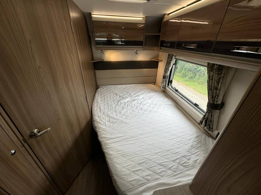 Swift Bessacarr Hi-Style4 45 4 berth 4 belts french bed motorhome