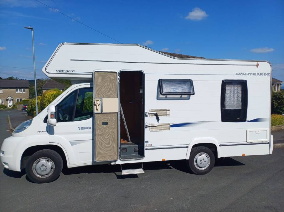 Compass Avantgarde 150, 2010, 2 Belts, 4 Berth, For Sale