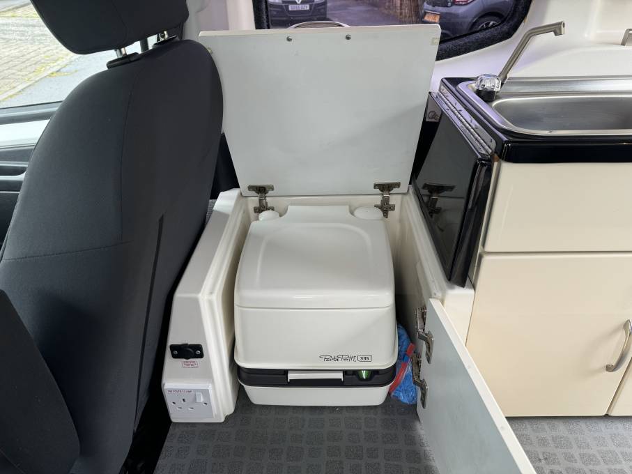 Romahome R10 1 Berth 3 Travel Seat Rear Kitchen Motorhome For Sale