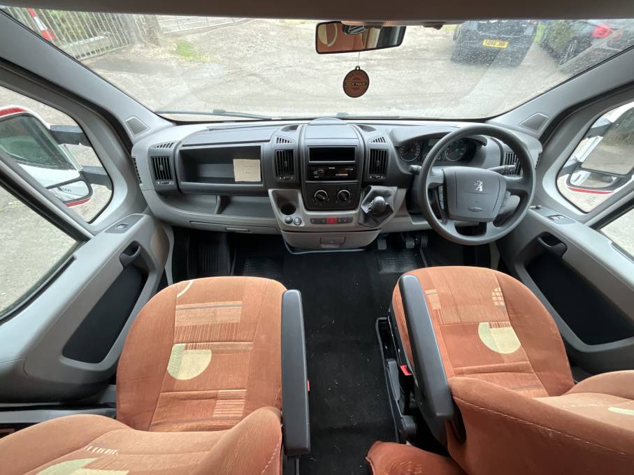 Elddis Autoquest 100 4 Berth Centre Dinette Compact Motorhome For Sale