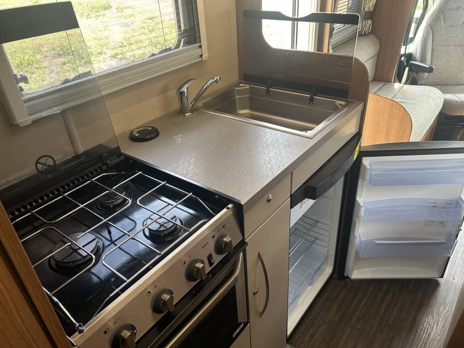 Autotrail Tribute 736