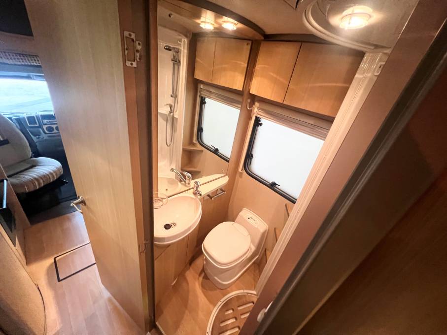 2009 Bessacarr E695 4 Berth 4 Ttravelling Belts with Rear U Shape Lounge