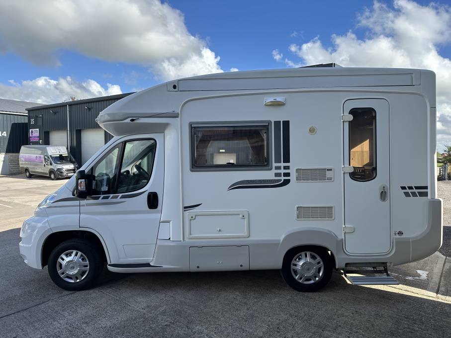 2010 Autosleeper Nuevo Lancashire - 2 Berth Motorhome - 5.6metre motorhome