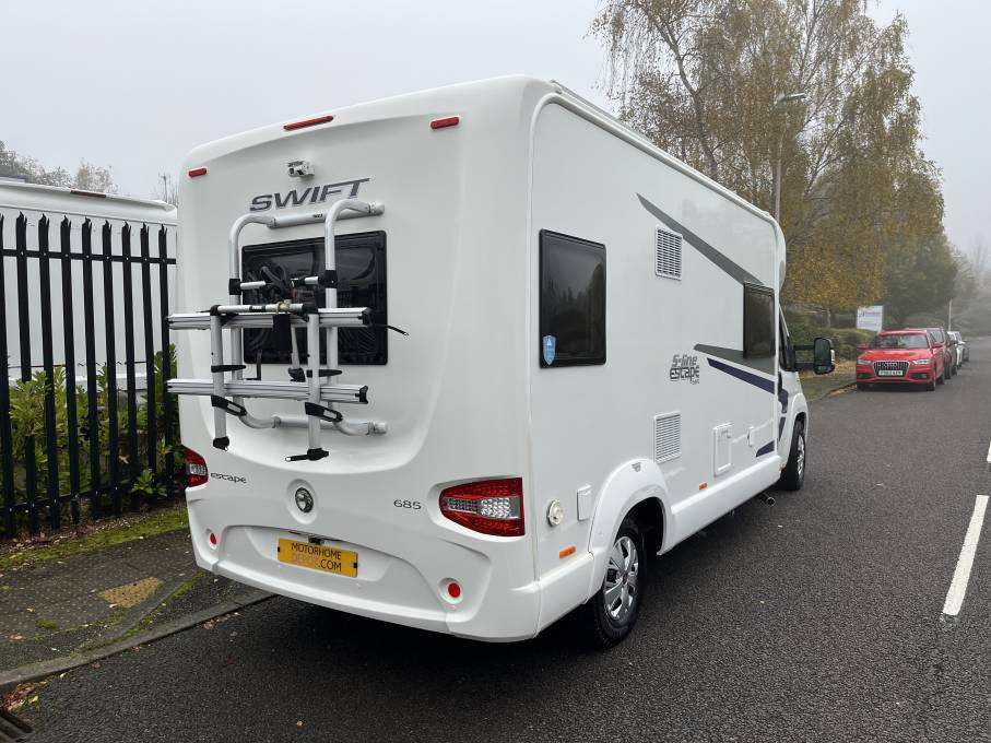 Swift Escape 685 | Rear U-Shape lounge | 6-berth, 5-belt | 3500kg