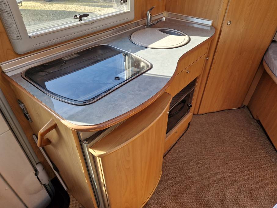 2005 Burstner Elegance 660
