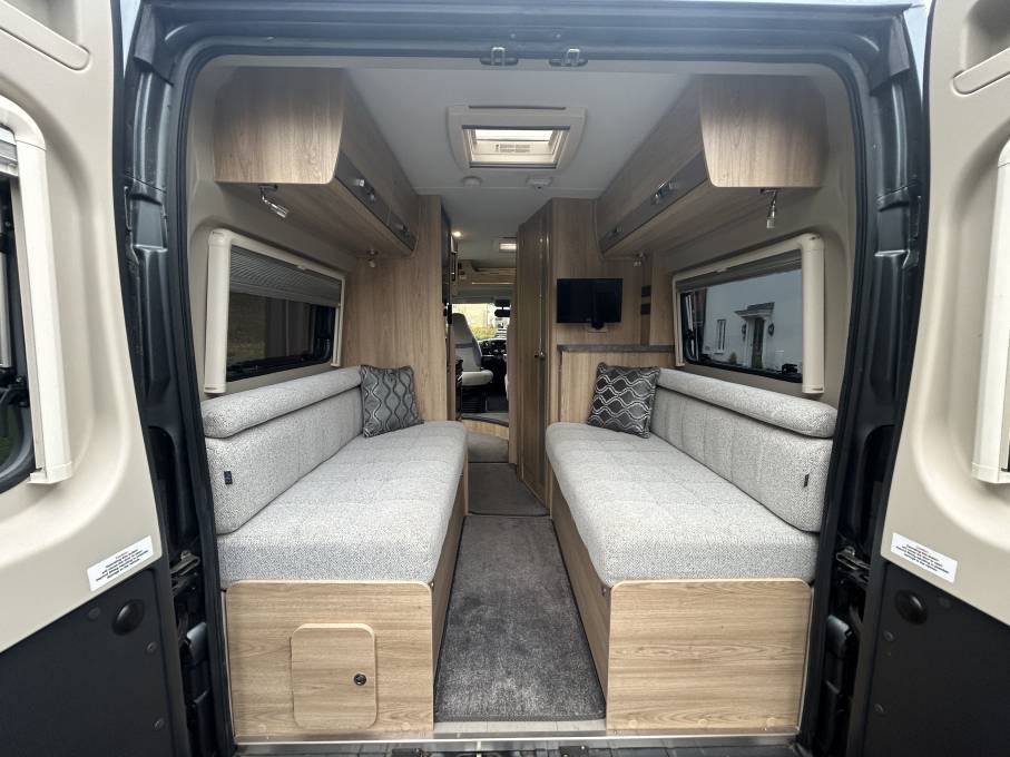 Elddis Autoquest CV40