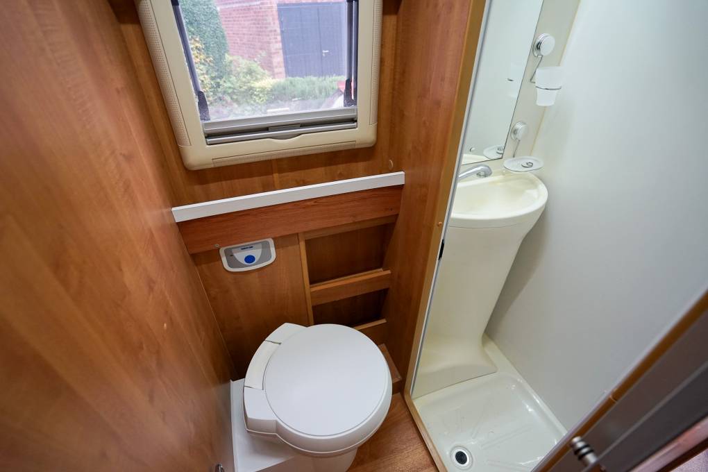 AutoTrail Excel 640G 4 Berth Garage & Fixed Rear Bed
