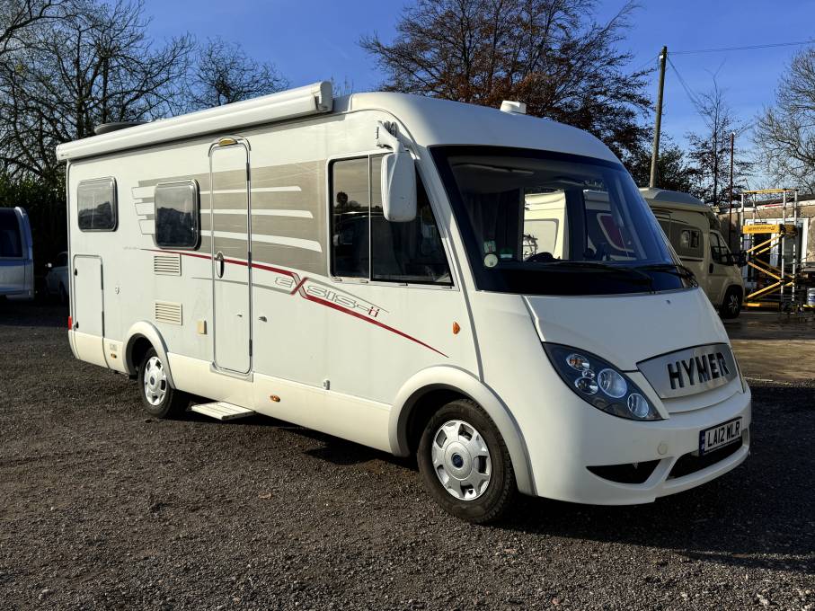 Hymer Exsis I 562 whiteline A-CLass fixed rear single beds