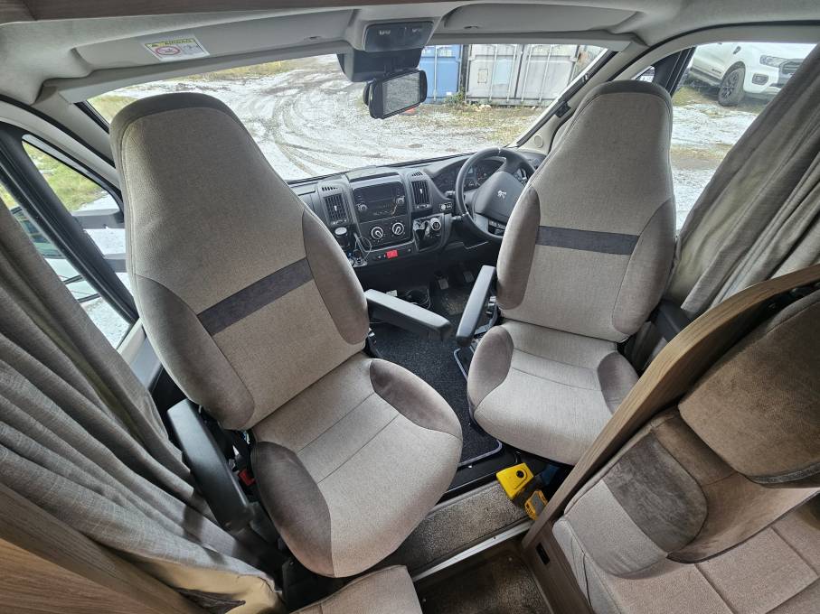 Elddis Autoquest 196, 6berth,6belt,solar panel,,end lounge,motorhome ...