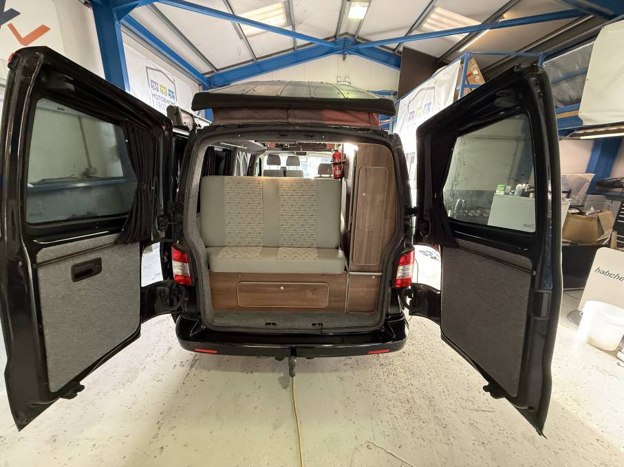 2010 Automatic VW Transporter T30 2 Berth 5 travelling Belts