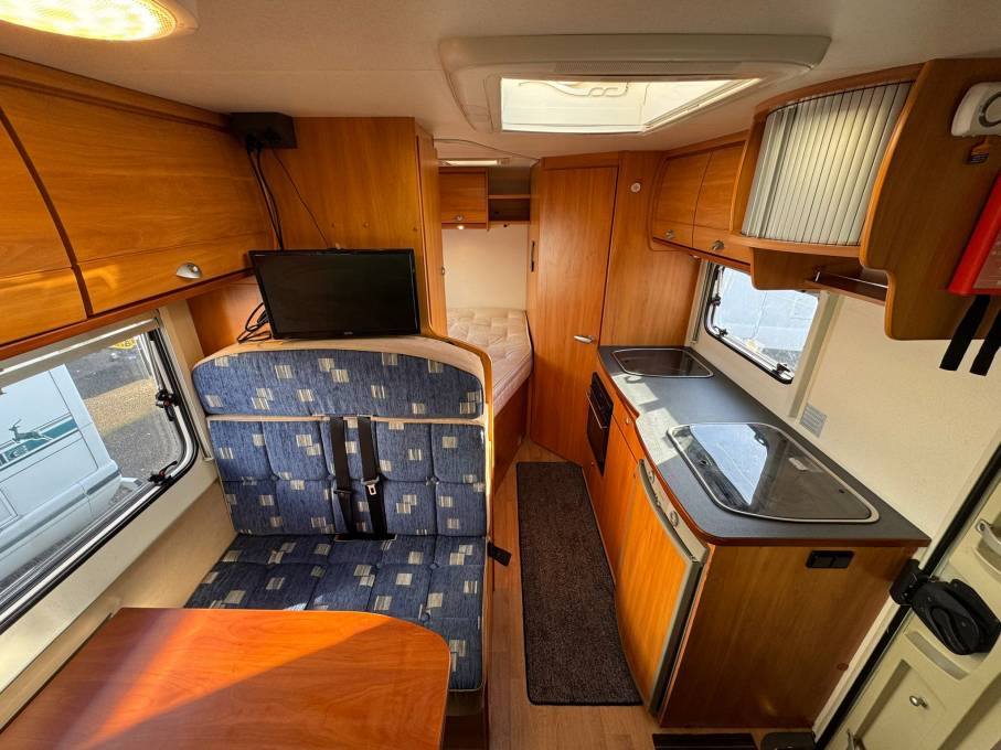 Lunar Pinnacle GT 2 Berth 4 Belts Rear fixed bed