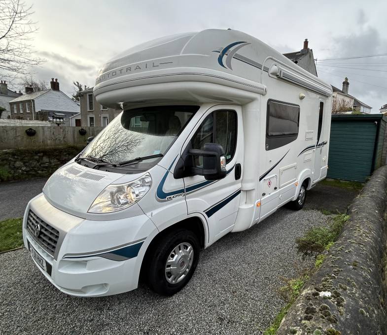 Auto-Trail Tracker EKS 2011 2 Berth Motorhome For Sale