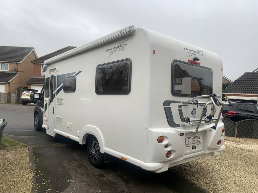 Bailey Autograph Approach 765