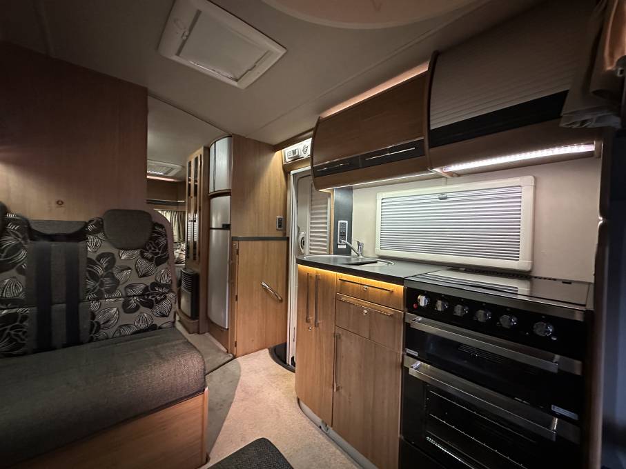Autotrail Scout - 6 Berth - 4 Seat Belts - Rear End Lounge Motorhome ...