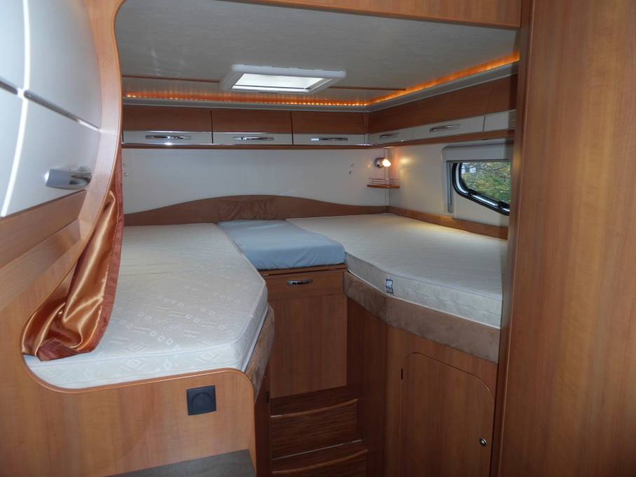 Hobby Van Exclusive DL500 3.0L Automatic 3 berth motorhome large garage