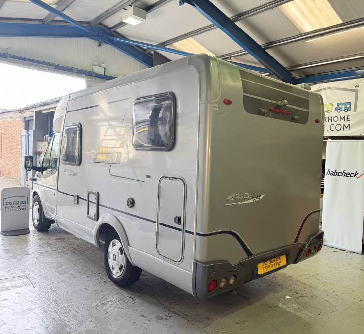 2008 Hymer van 522 3 Berth 4 Travelling Belts fixed bed with Garage