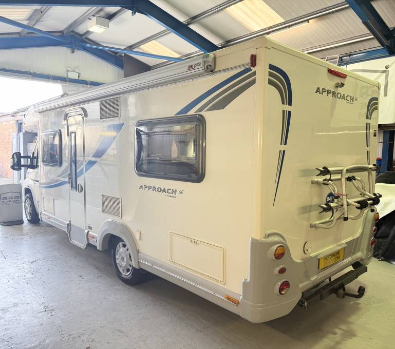 2013 Bailey Approach 740 SE 4 Berth Fixed Bed