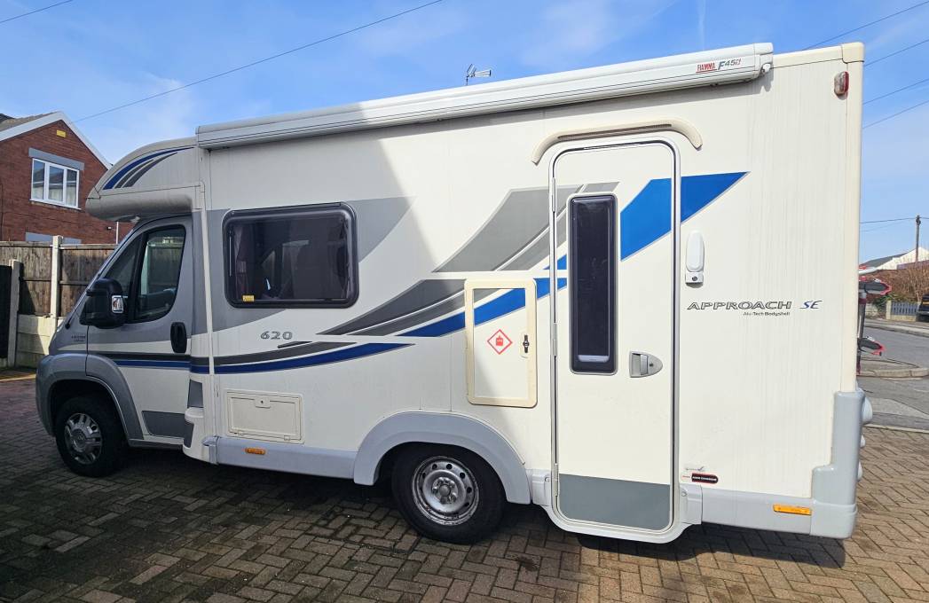 Bailey Approach 620 se - 2013 - End Kitchen - FOR SALE