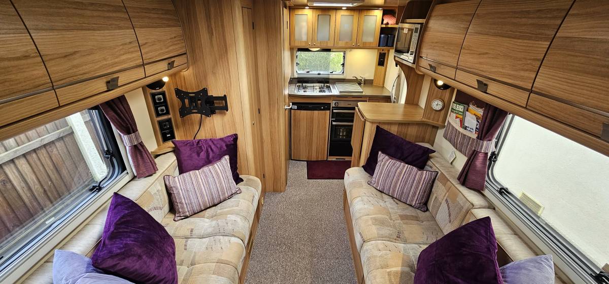 Bailey Approach 620 se - 2013 - End Kitchen - FOR SALE