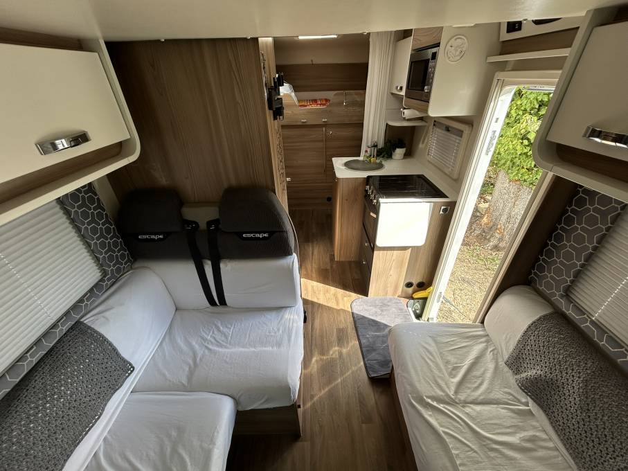 Swift Escape 695 - 6 Berth, 6 Belt - 2018