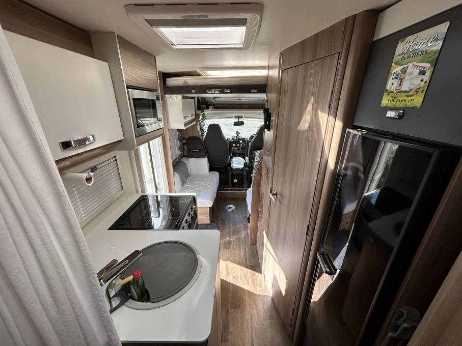 Swift Escape 695 - 6 Berth, 6 Belt - 2018