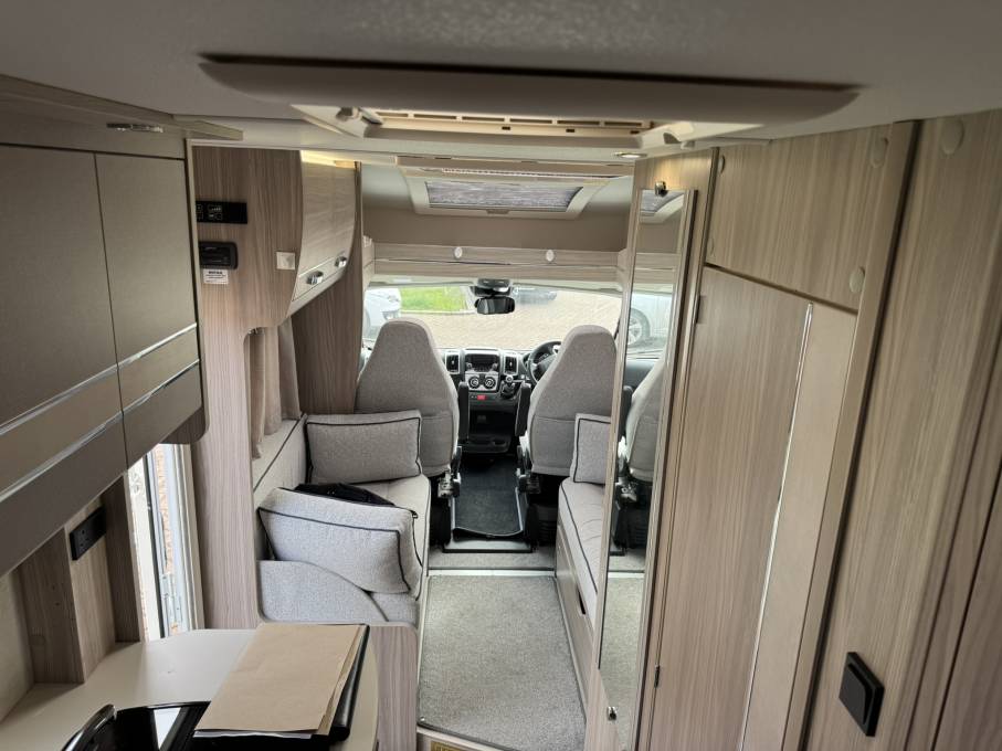 Elddis Autoquest Chatsworth 194 2021