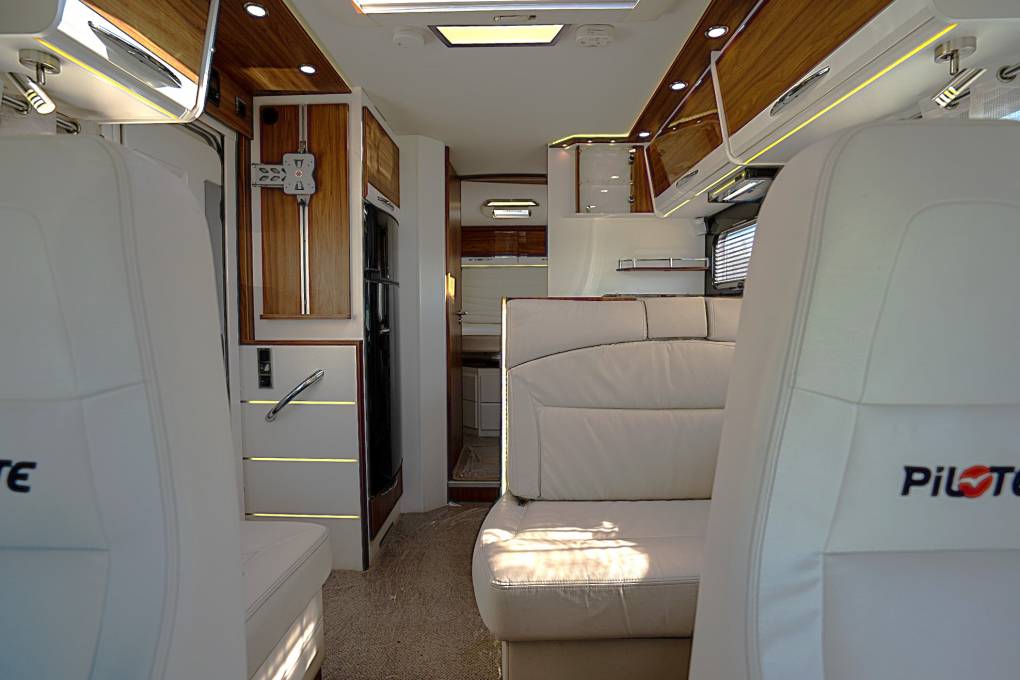 Pilote Sensation G740 Island Bed 4 Berth A Class Automatic