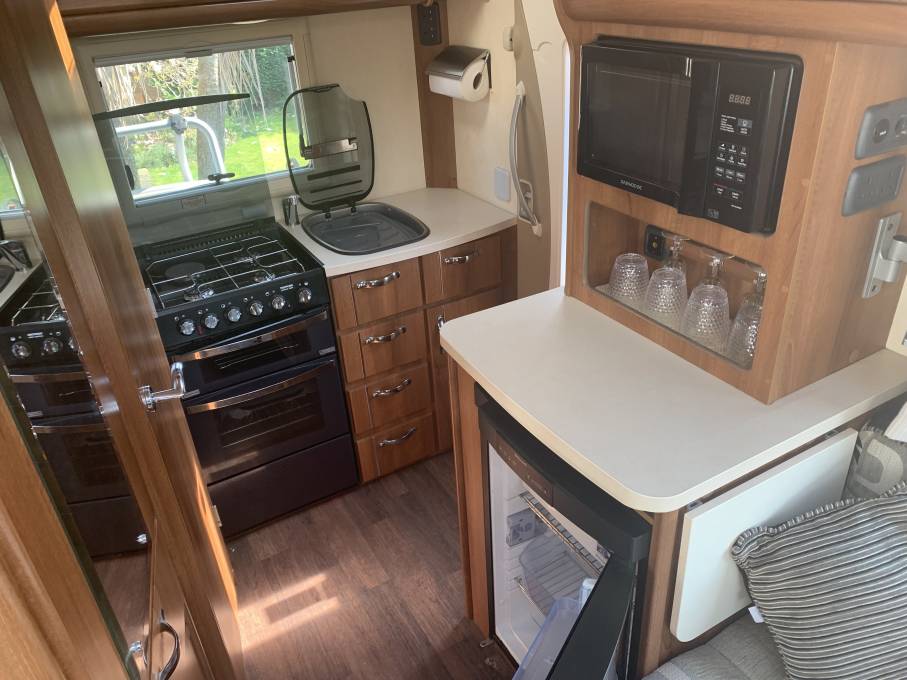 Auto-Sleepers Stanton, 2014, 2 berth rear kitchen Mercedes coachbuilt ...