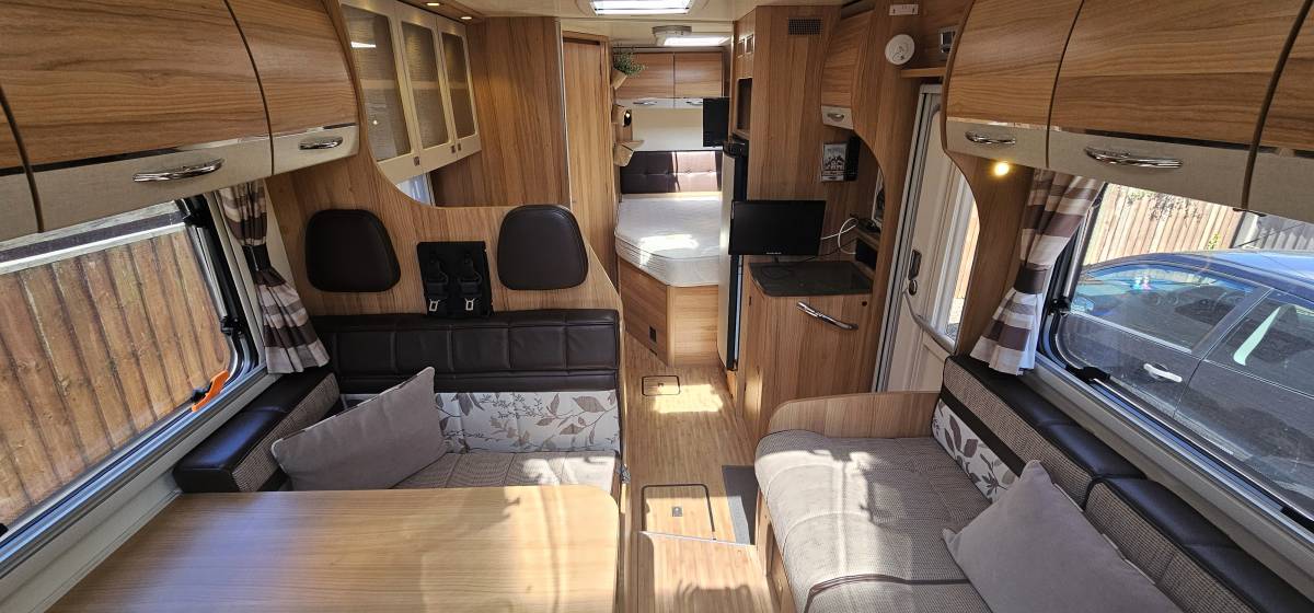 Bailey Approach Autograph 745 - Fixed Bed - 2014 - FOR SALE