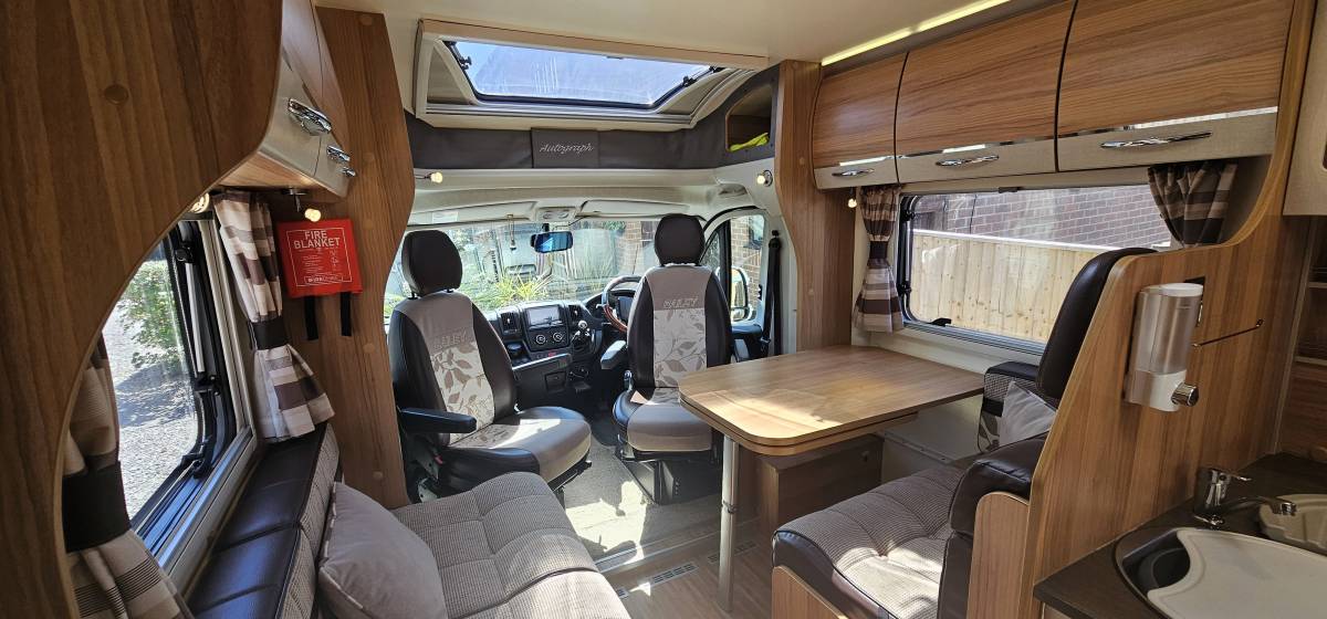 Bailey Approach Autograph 745 - Fixed Bed - 2014 - FOR SALE