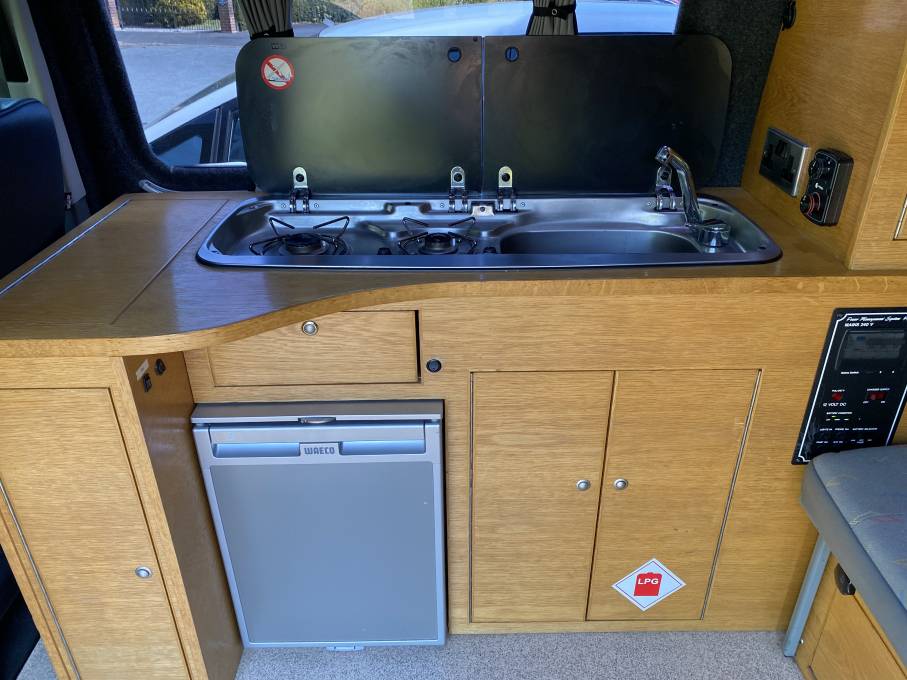 Volkswagen Transporter T5, drive away awning,gas heating