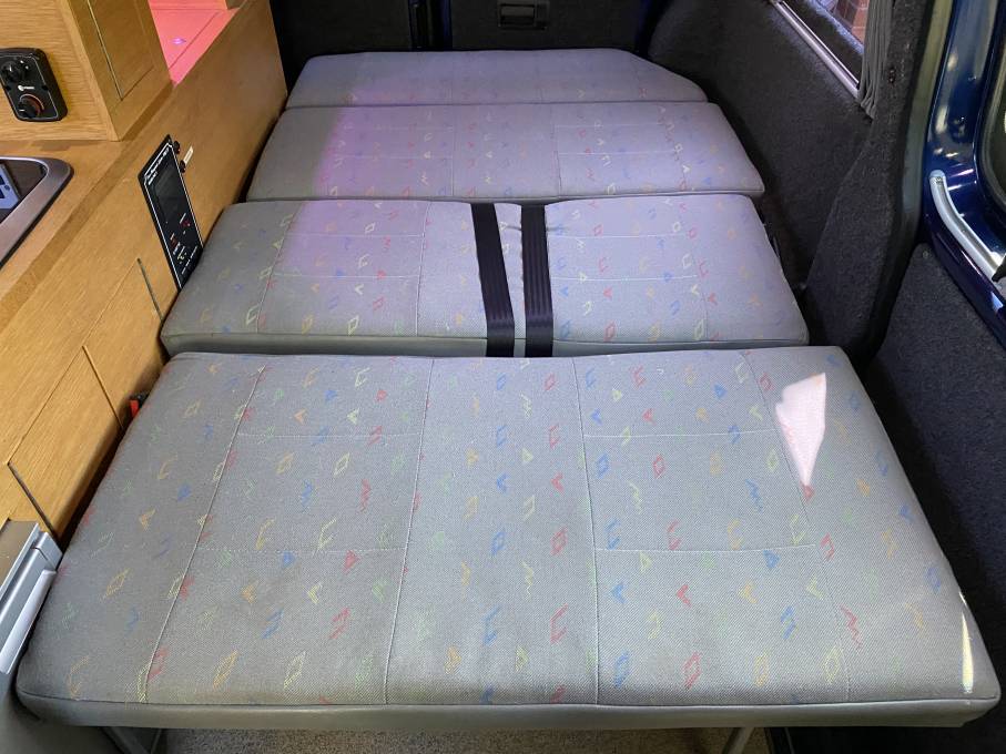 Volkswagen Transporter T5, drive away awning,gas heating