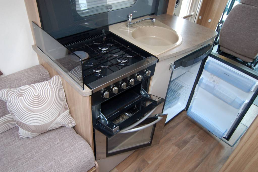 2014 Bessacarr 462 luxury 2 berth end lounge motorhome, one owner, low ...